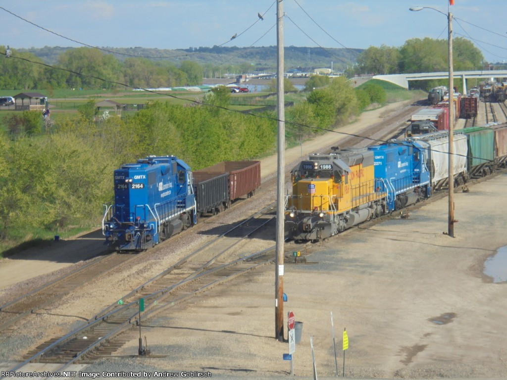 UP 1986, GMTX 2271 + 2164